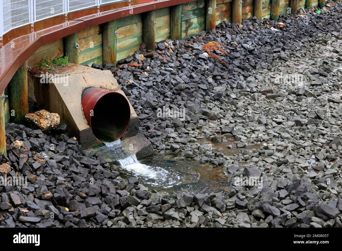 Le ruissellement des eaux pluviales se déverse dans le canal Gowanus ...