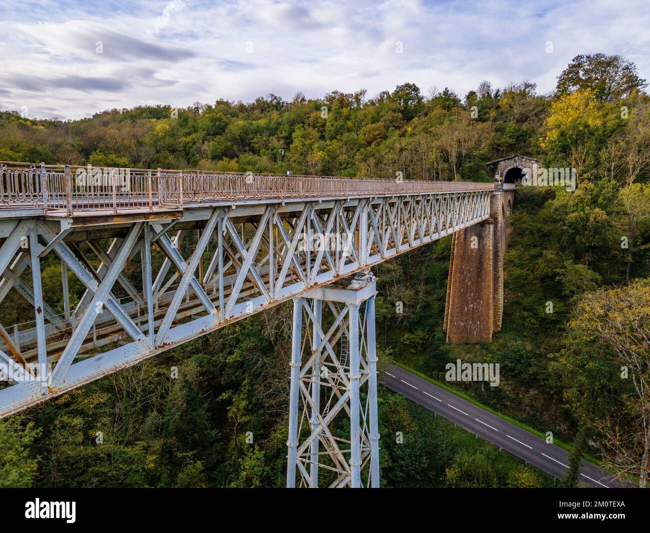 France, Allier, viaduc de Neuvial, une œuvre d'art construite en 1869 ...