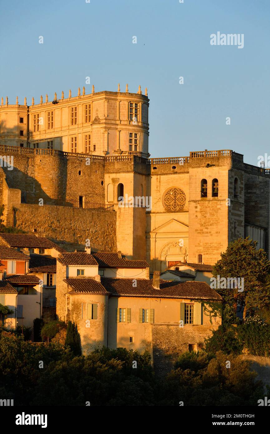 France, Drôme, Grignan, les plus Beaux villages de France (les plus ... France, Drôme, Grignan, les plus Beaux villages de France (les plus ...