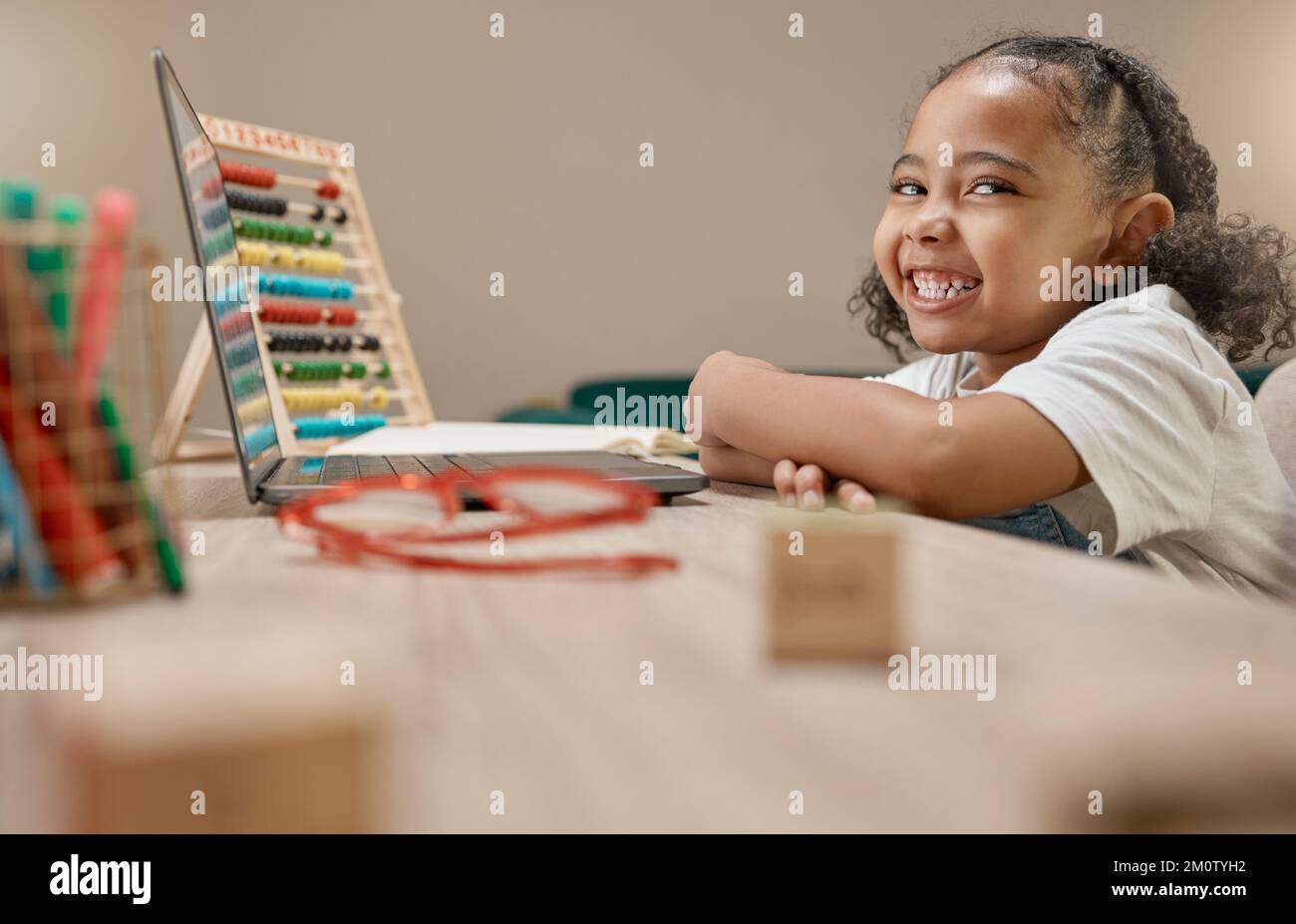 Excited child african Banque de photographies et d’images à haute ...