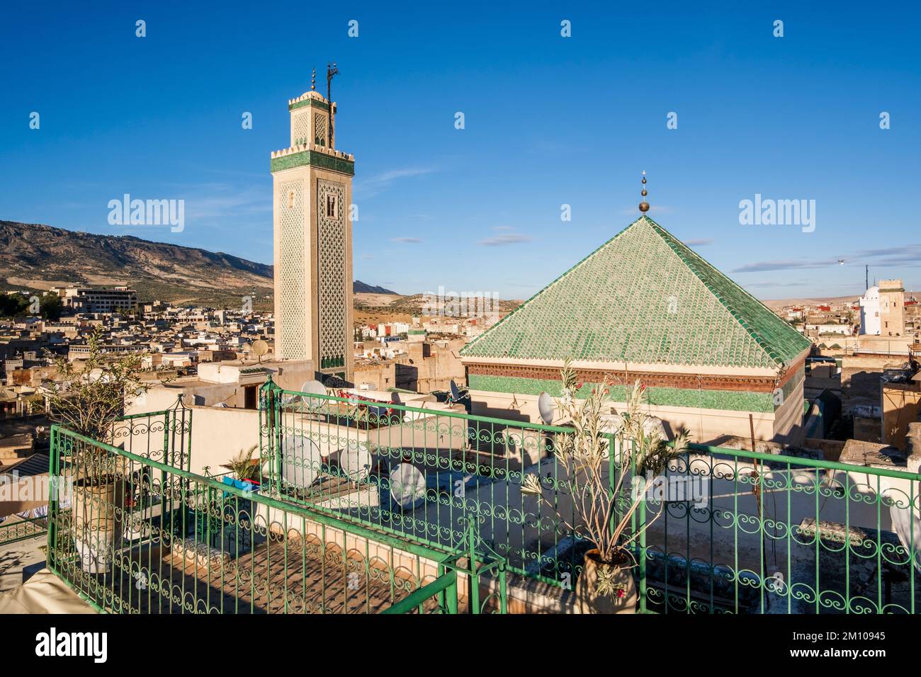 Célèbre mosquée al-Qarawiyyin et université au coeur du centre ...