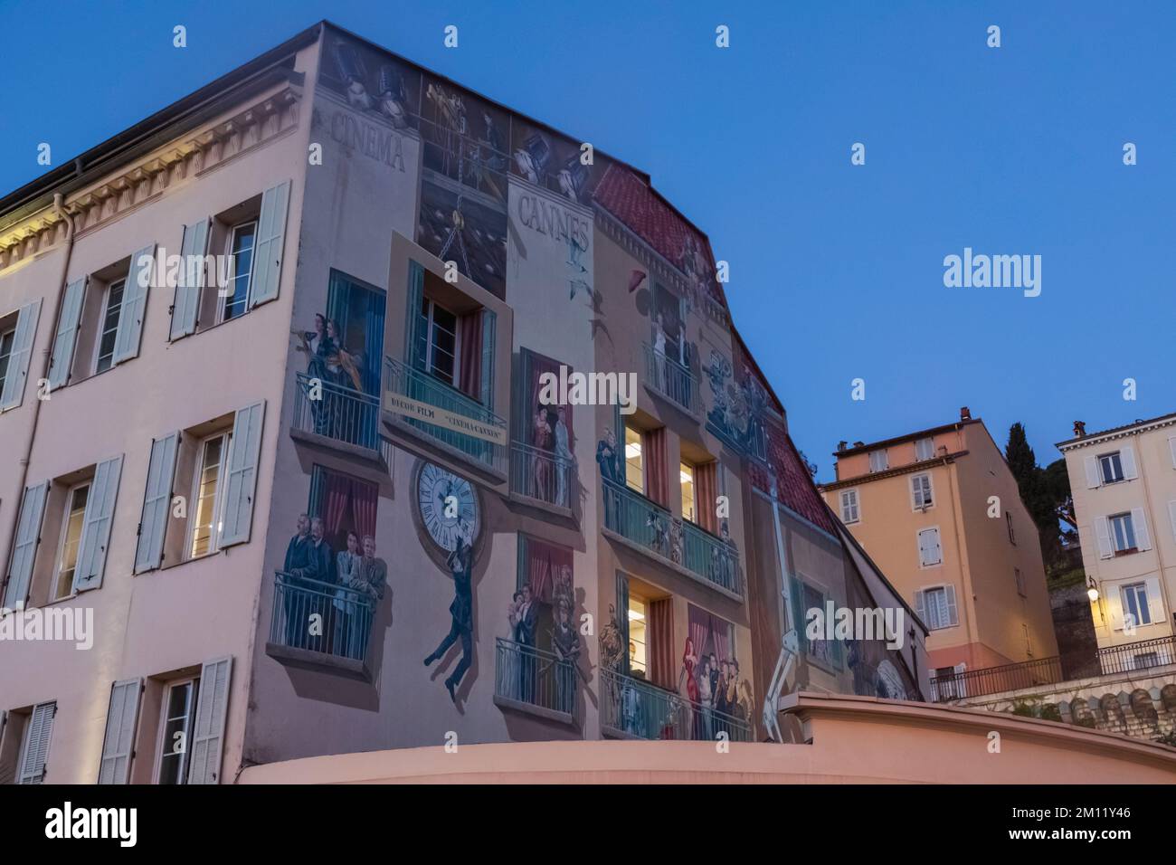 France, Côte d'Azur, Cannes, région du Suquet, Fresque représentant des ...