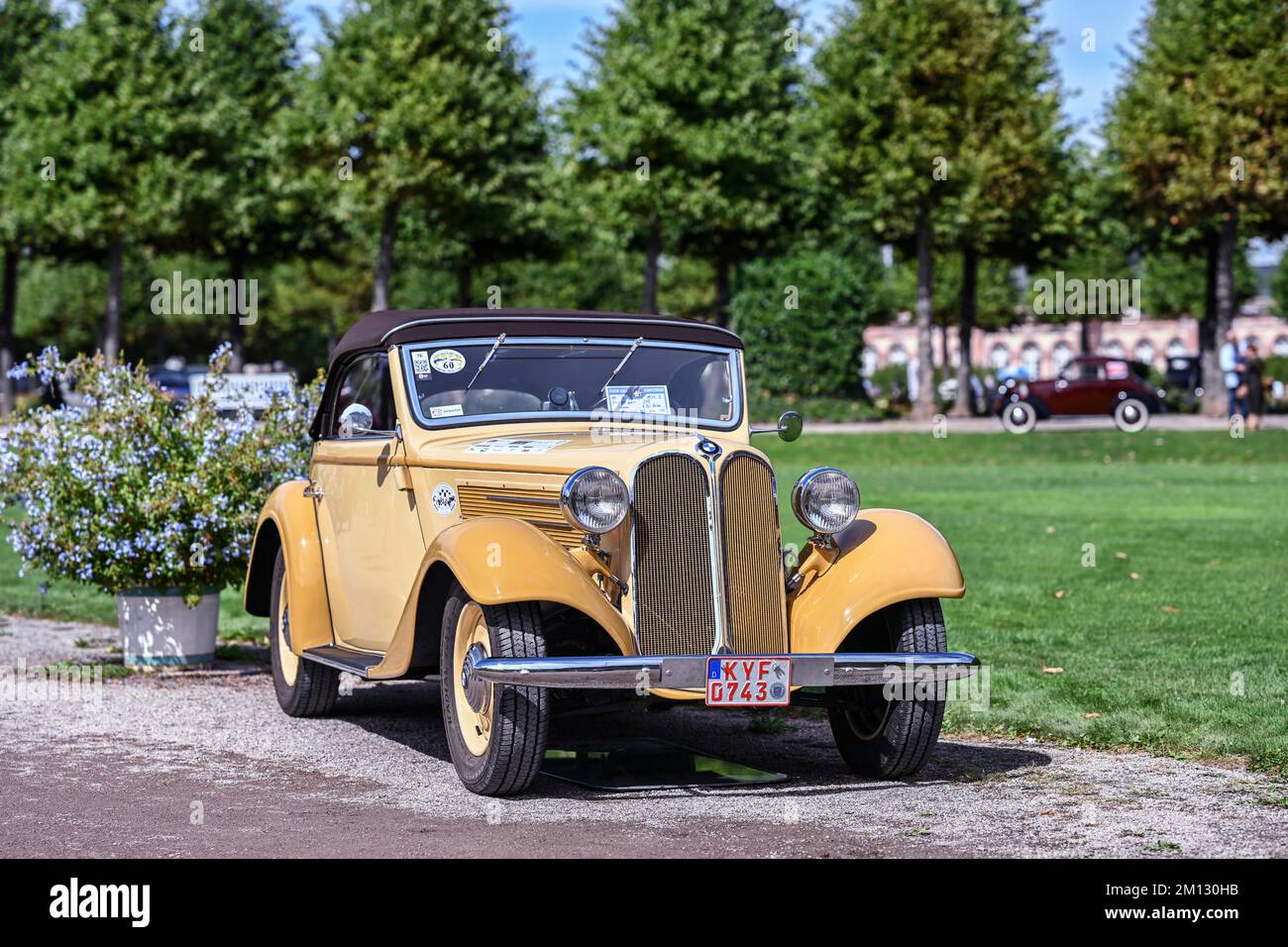 Bmw 319 cabriolet sport Banque de photographies et d’images à haute ...