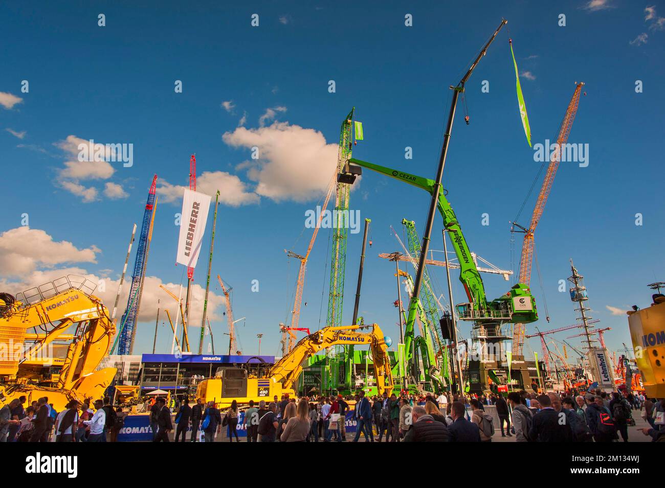 Bauma 2022 le plus grand salon des machines de construction Banque de ...