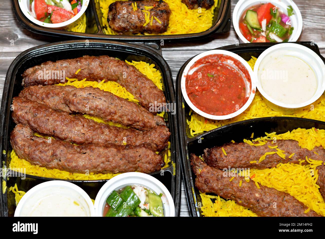 Cuisine arabe nourriture traditionnelle bœuf Kofta, kebab et tarb kofta ...