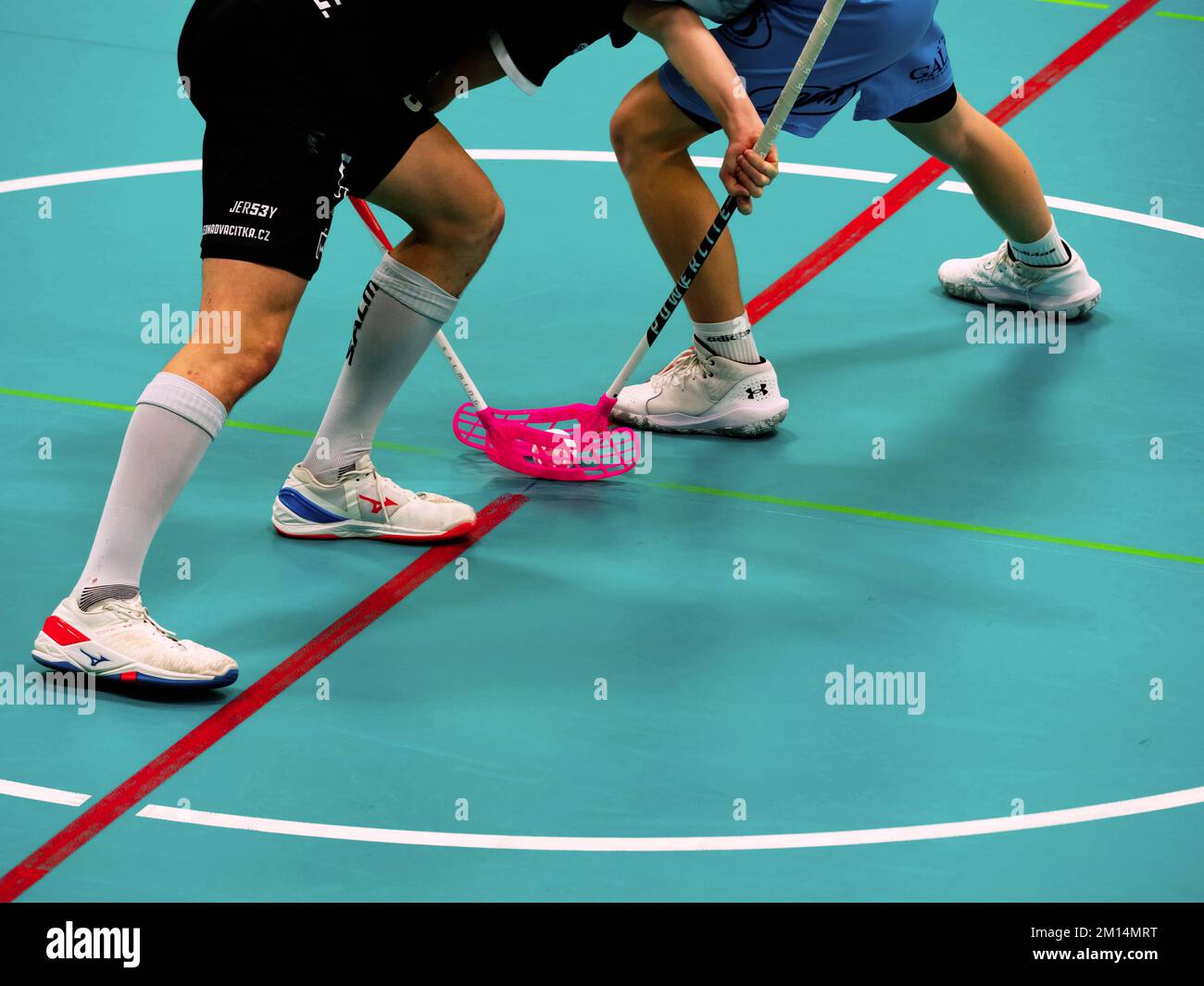 Joueurs de floorball Banque de photographies et d’images à haute ...
