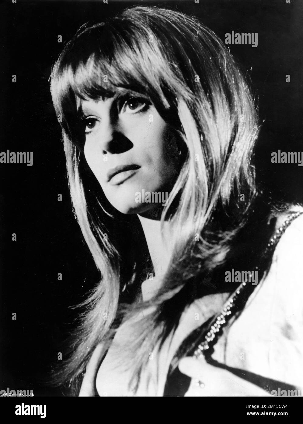 FRANÇOISE DORLEAC où LES ESPIONS SONT 1966 réalisateur Val INVITÉ roman ...