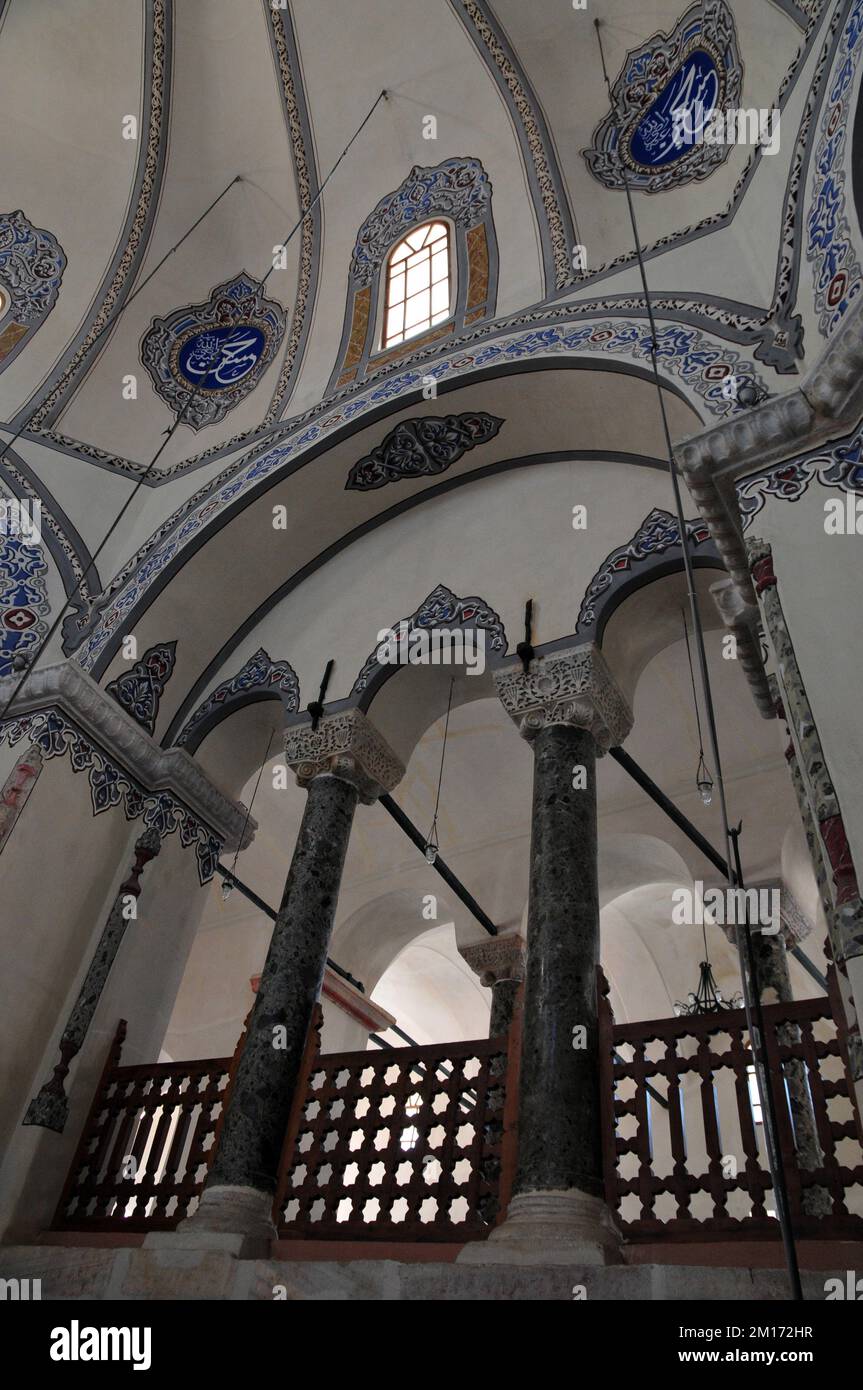La petite mosquée Sainte-Sophie a été construite comme une église entre ...