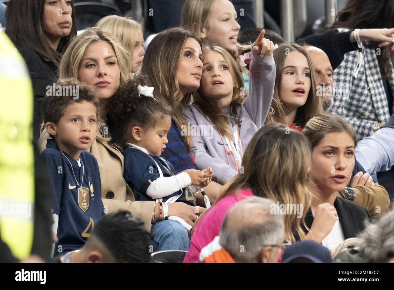 Raphaël varane et camille Banque de photographies et d’images à haute ...