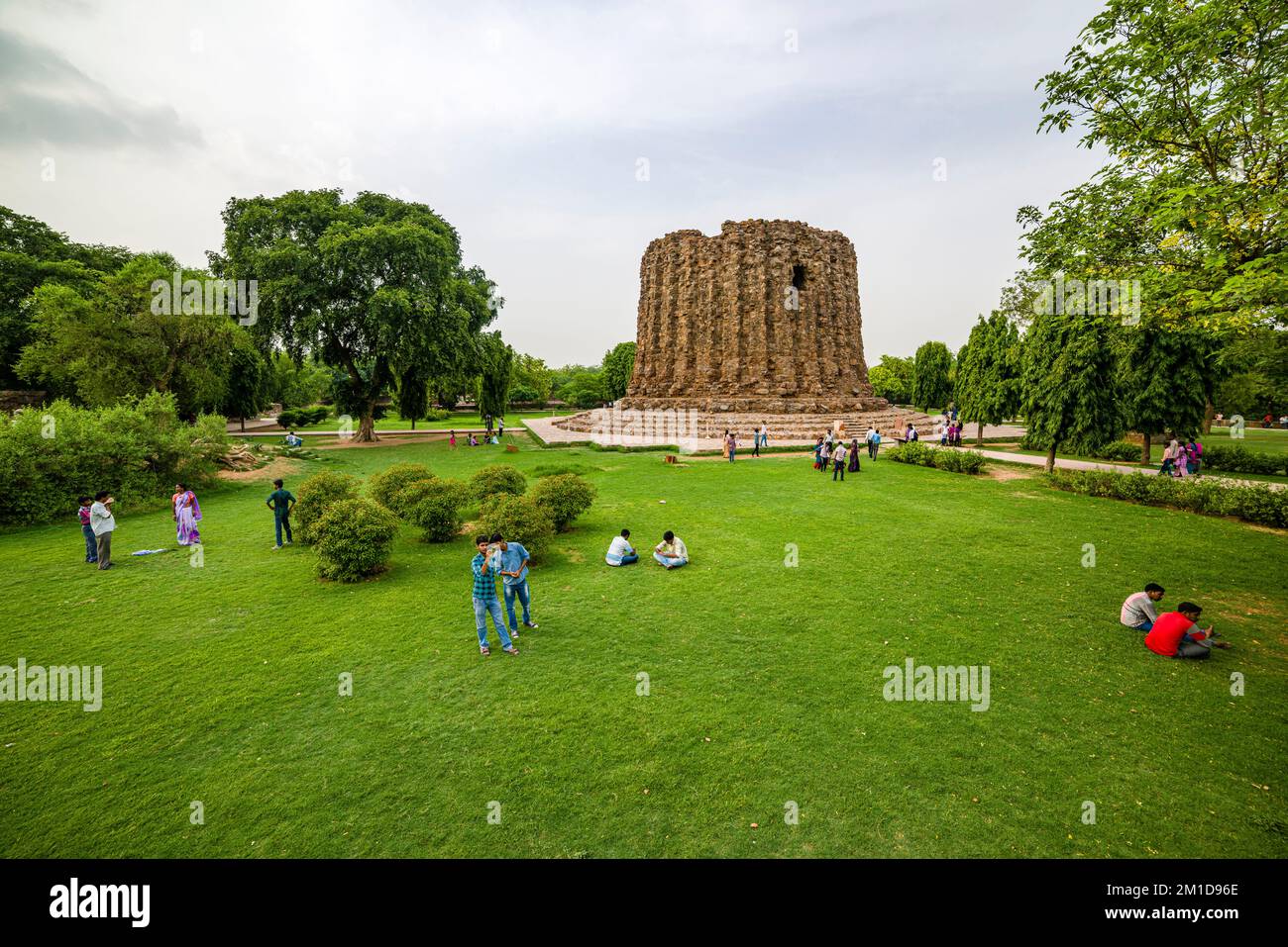 Le Minar d'Alai, inclus dans le Complexe Qutub Minar, était censé être ...