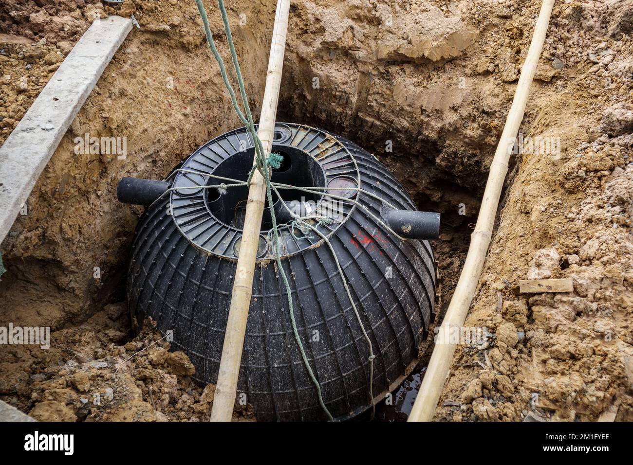 Septic tank installation Banque de photographies et d’images à haute ...