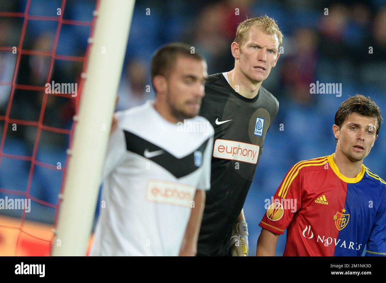 20121004 - BÂLE, SUISSE: Kristof Van Hout, gardien de but de Genk (C ...