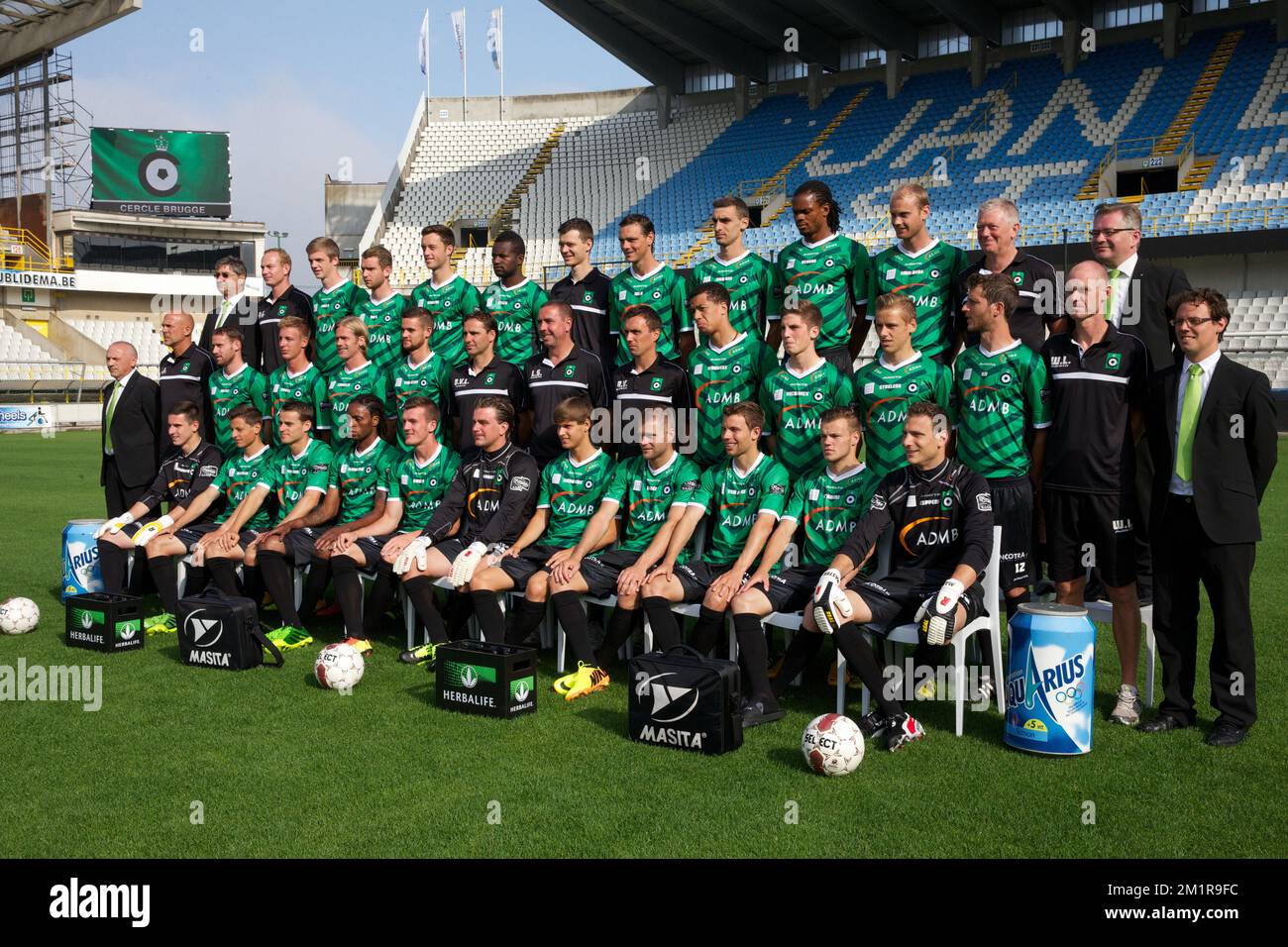 De gauche à droite, au dernier rang, Etienne Bullaert de cercle, l ...