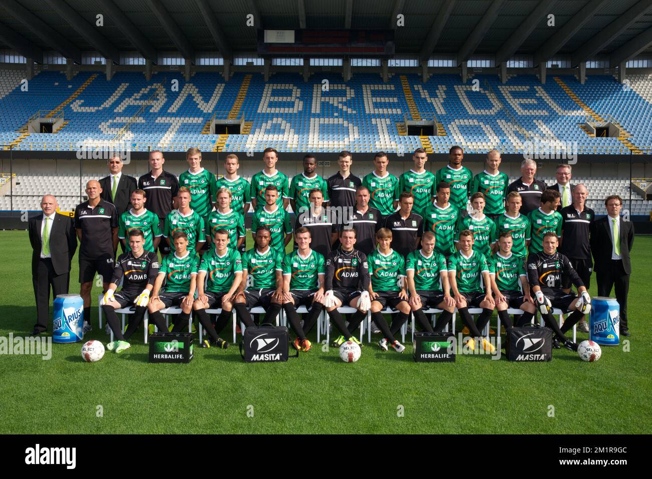 De gauche à droite, au dernier rang, Etienne Bullaert de cercle, l ...