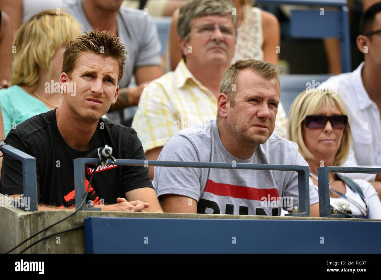 L'entraîneur de Flickens Maxime Braeckman, le physiothérapeute de ...