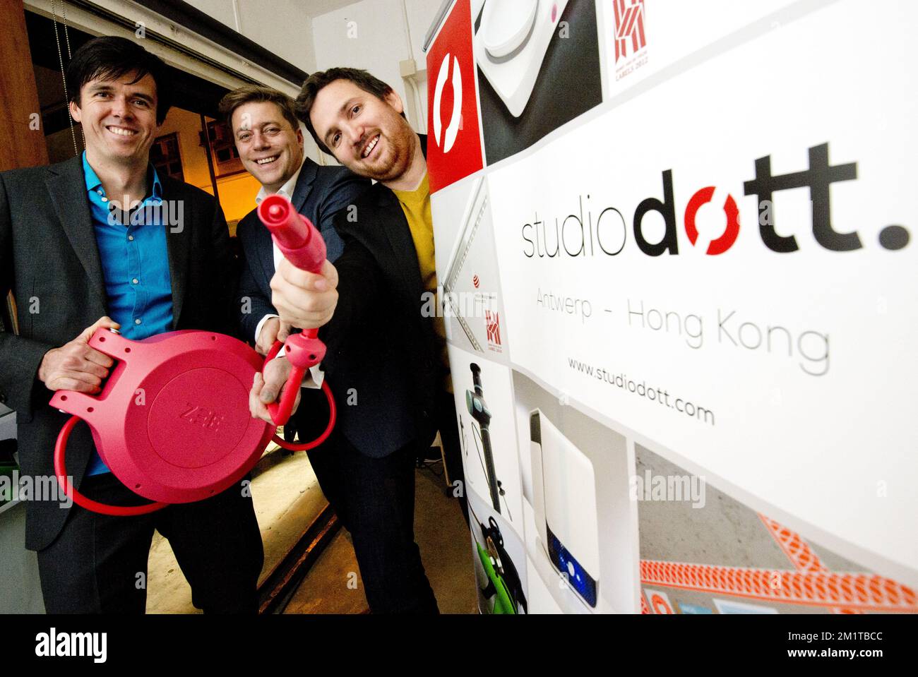 20131203 - HONG KONG, CHINE: (G-D) partenaire et designer de Studiocott ...