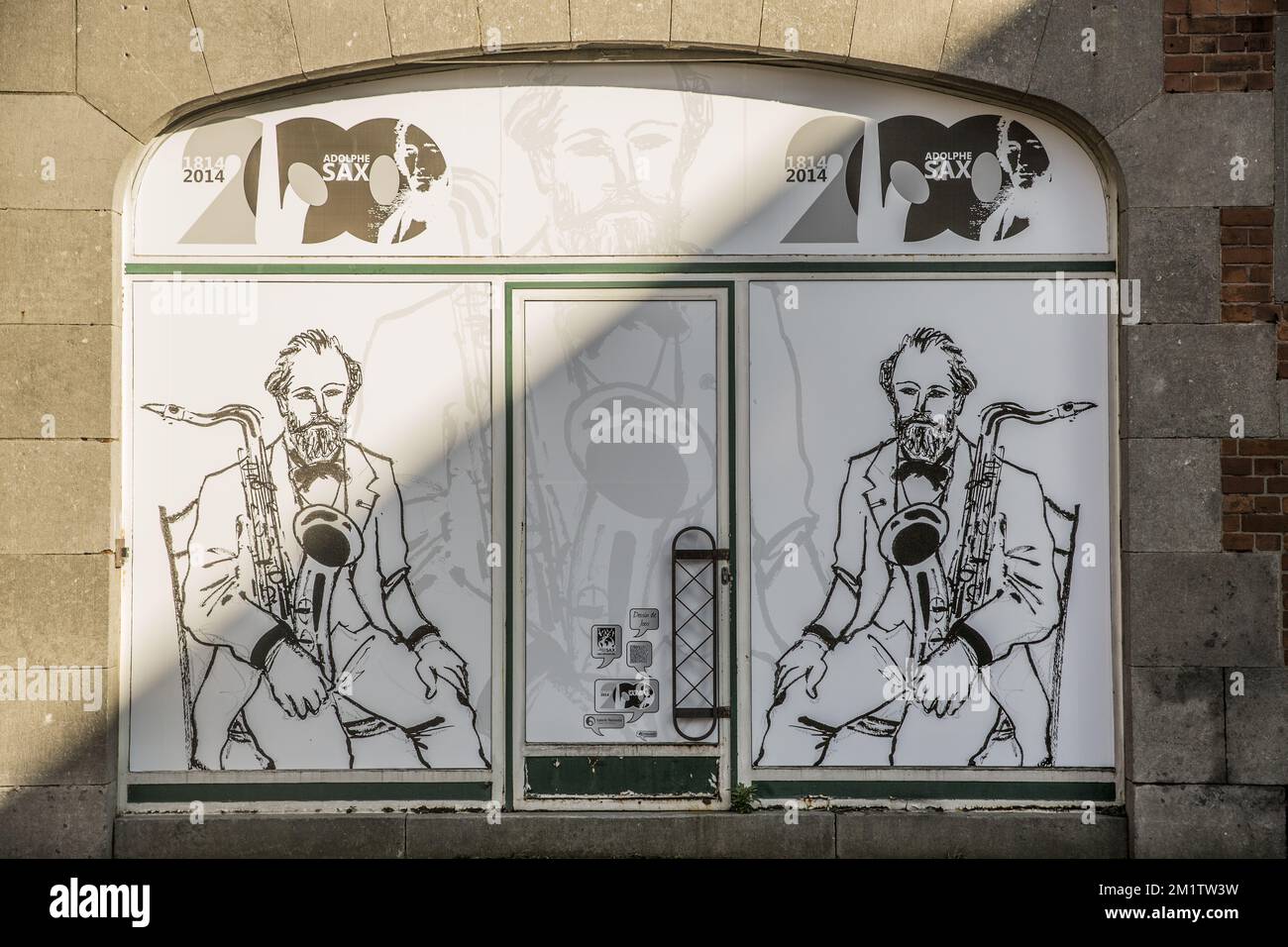 20140205 - BELGIQUE, DINANT: Adolphe Sax était un musicien et designer ...