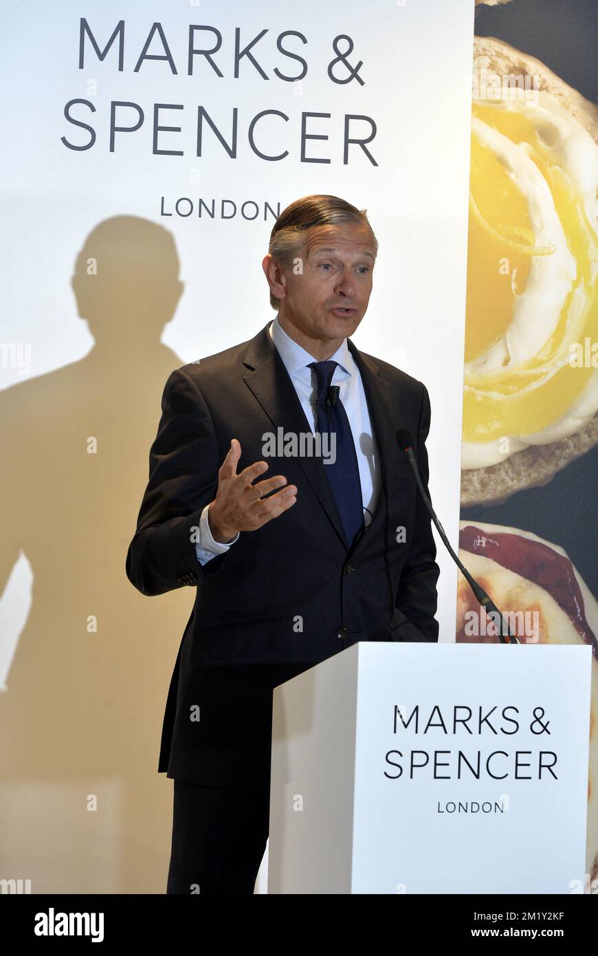 Marc Boland de Marks & Spencer prononce un discours lors de l'ouverture ...