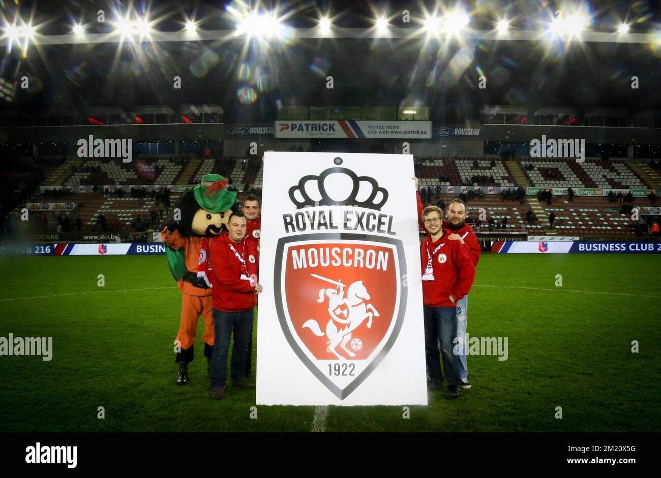 20160123 - MOUSCRON, BELGIQUE: Le nouveau logo du club Mouscron ...