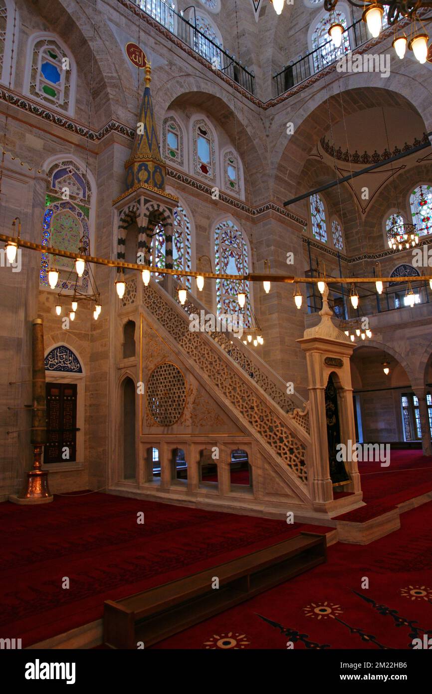 La mosquée et le complexe Mihrimah Sultan, situés dans le district d ...