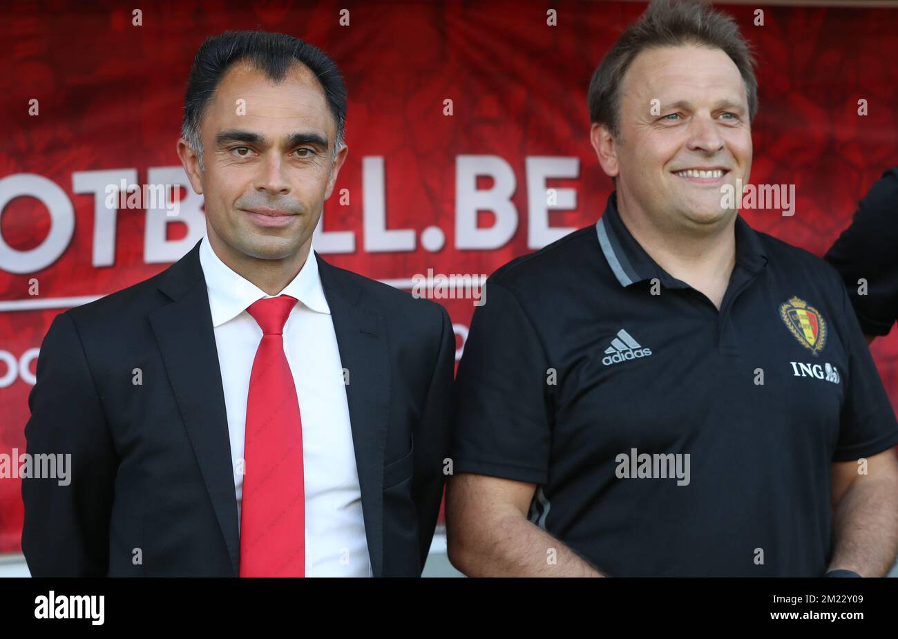 Johan Walem, entraîneur de Belgique en U21, et Jean-François Remy ...