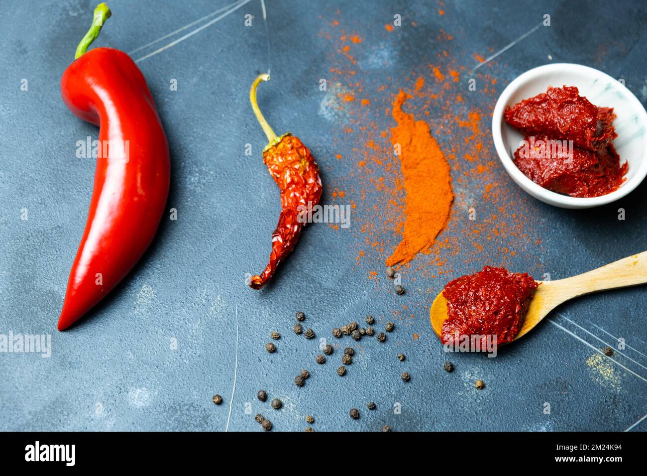 Piment rouge en poudre Banque de photographies et d’images à haute ...