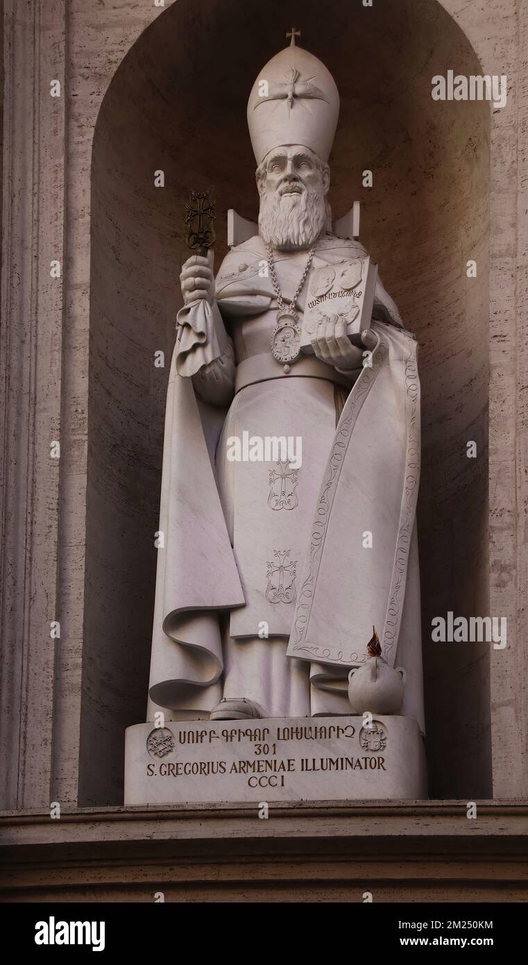 Sculpture statue inside st peters basilica Banque de photographies et d ...