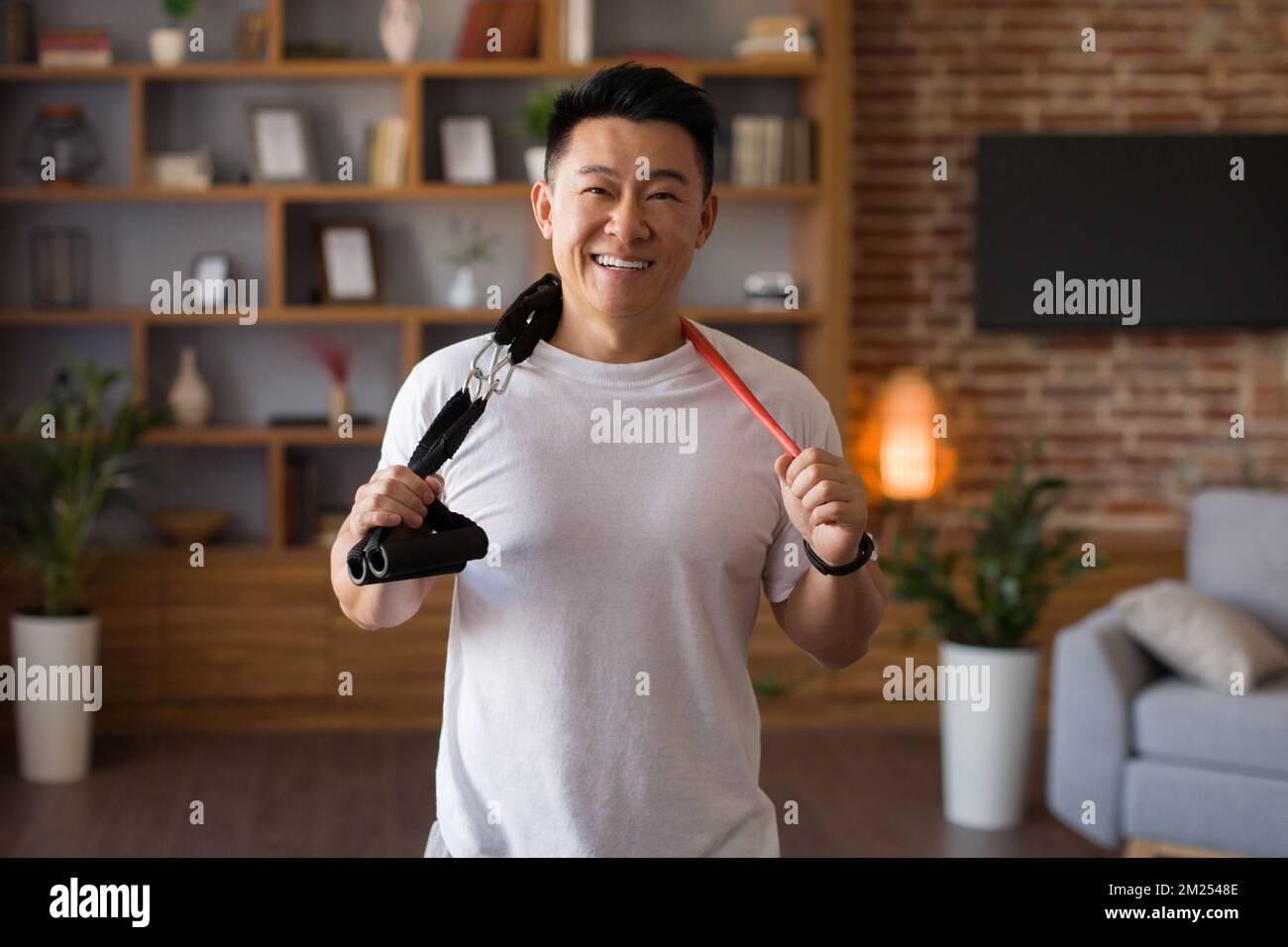 Mature male muscle Banque de photographies et d’images à haute résolution - Alamy