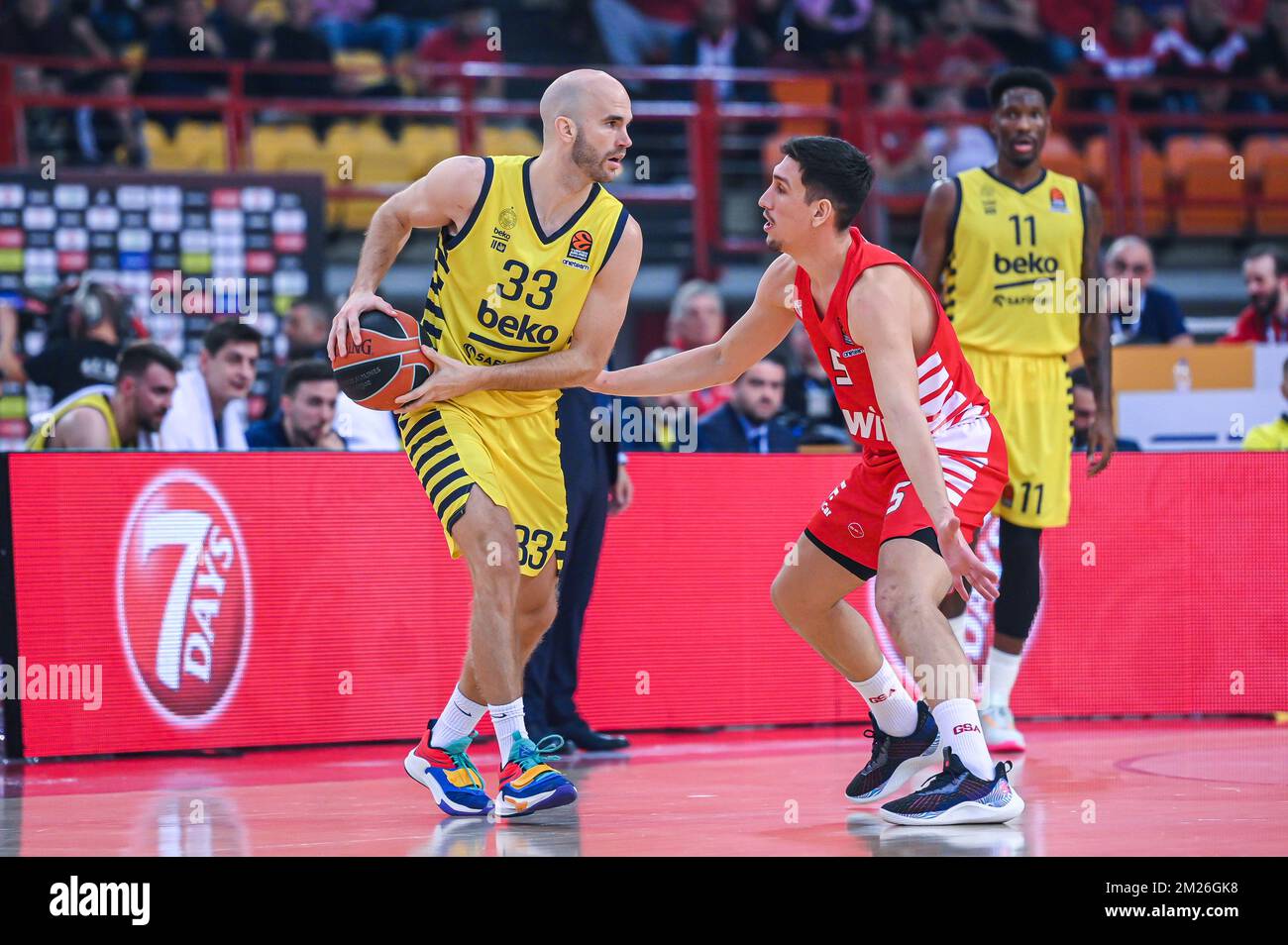 #33 NICK CALATHES de Fenerbahce lors du match Euroligue des compagnies ...