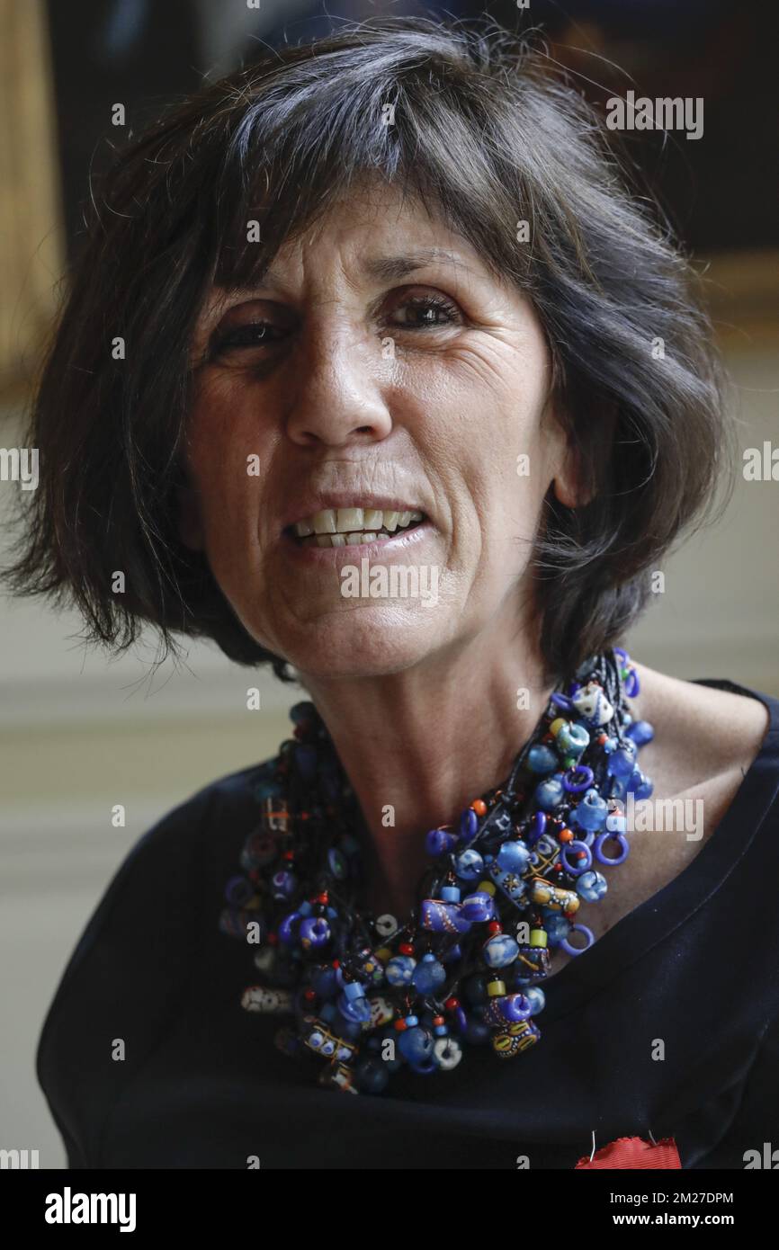 Diane Hennebert photographiée lors d'une cérémonie pour remettre la ...