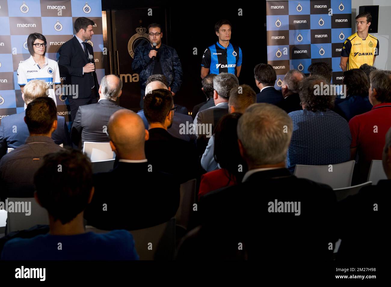 FEBE Vanhaecke, Jelle Vossen du Club et Niels Verburgh du Club posent ...