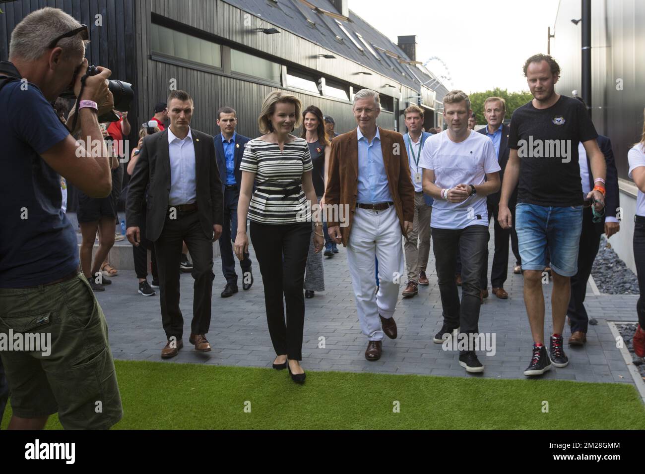 Roi Philippe - Filip de Belgique et Reine Mathilde de Belgique et Manu ...