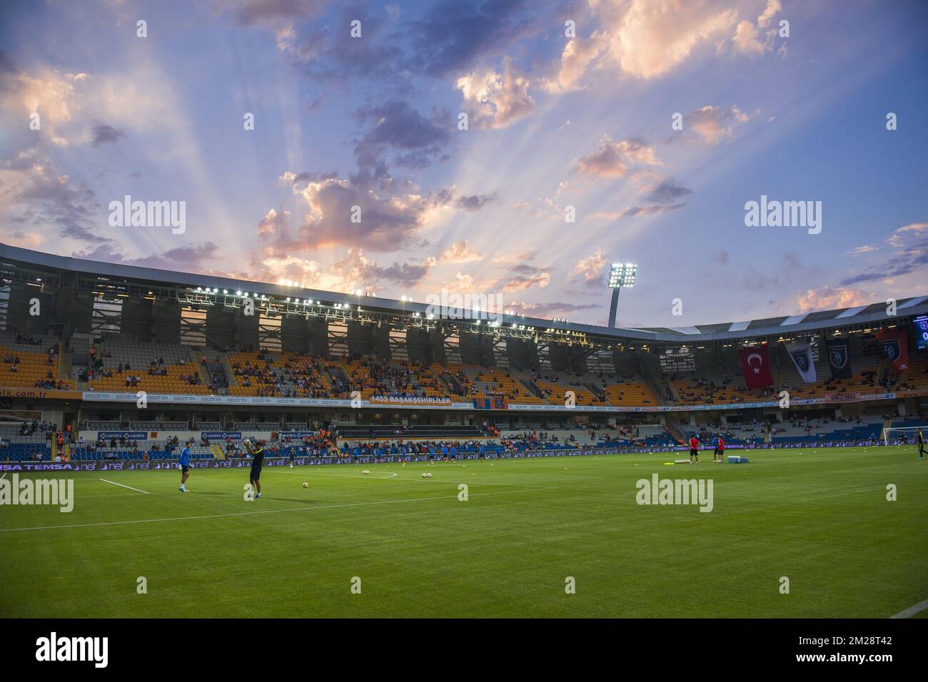 L'illustration montre le stade Fatih Terim de Basaksehir devant le ...