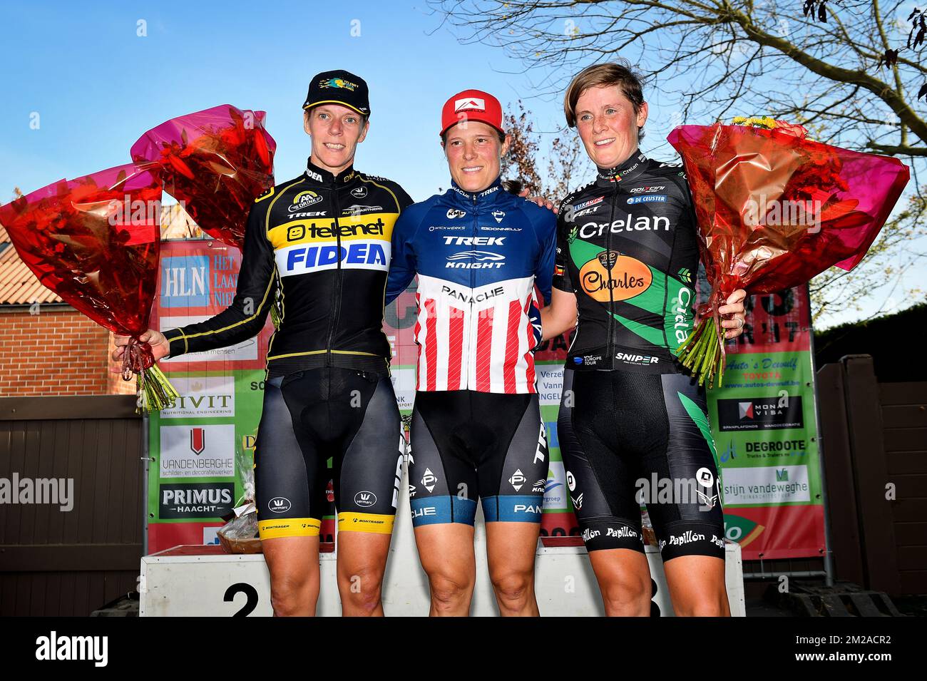 Belge Ellen Van Loy, US Katie Compton et Belge Loes Sels photographiés ...