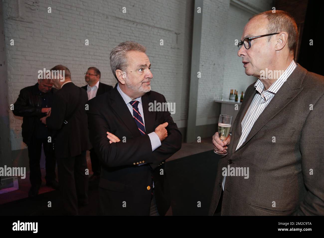 Gerolf Annemans et Bruno Valkeniers photographiés lors de la réception ...