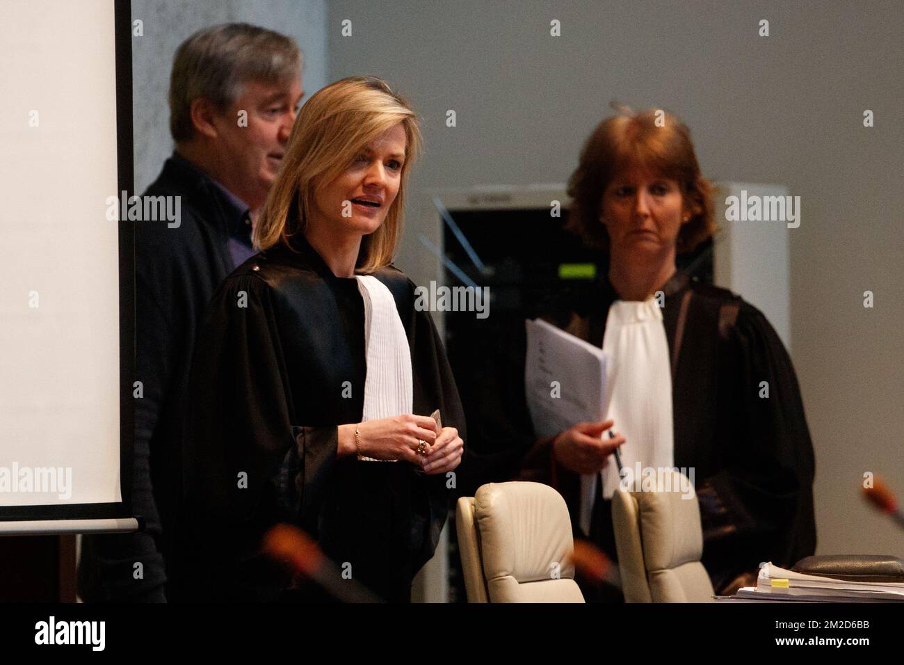 Le procureur Céline d'Have et le procureur Fien Maddens photographiés ...