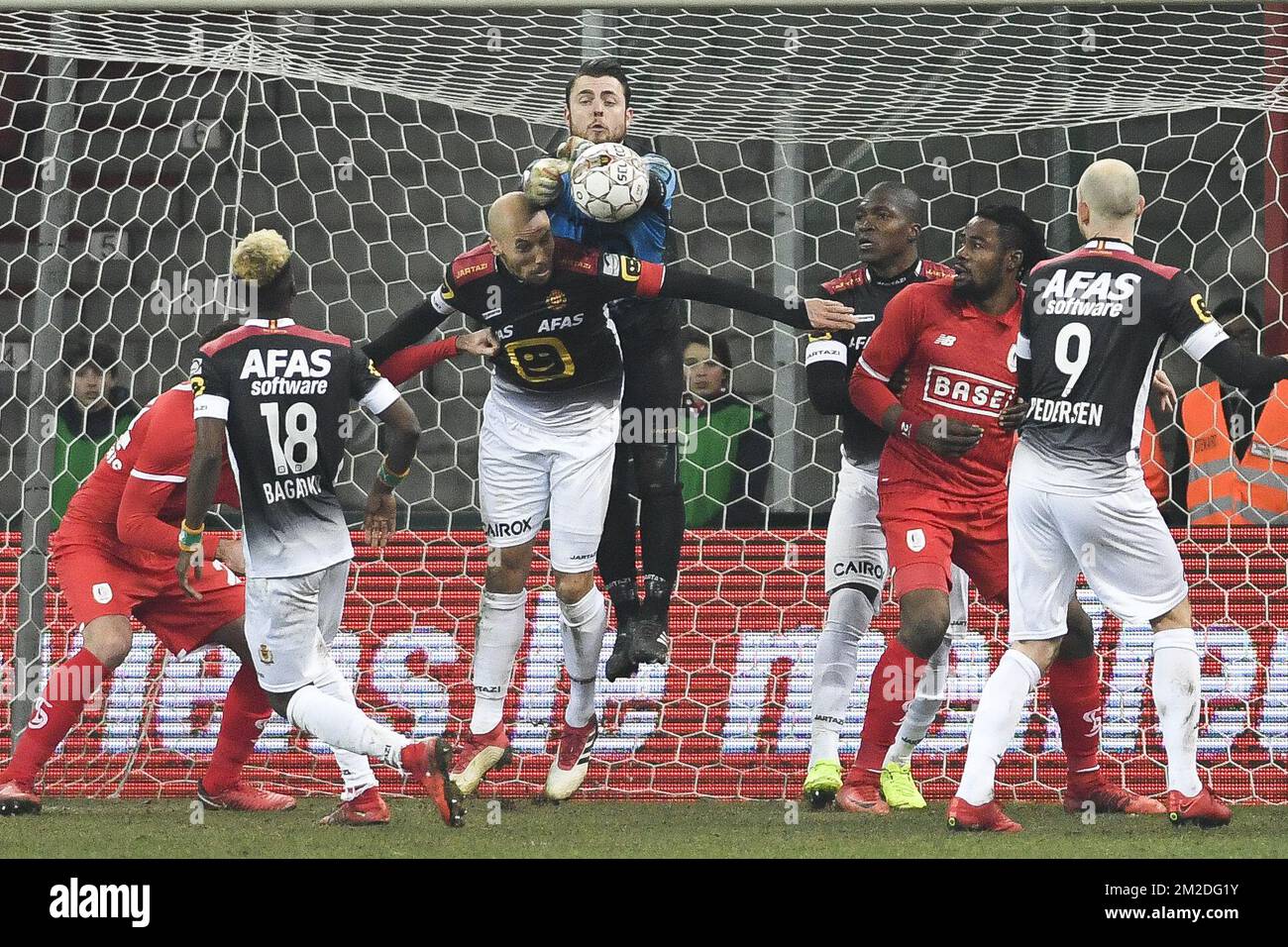 Le gardien de but Colin Coosemans de Mechelen, Edin Cocalic de Mechelen ...