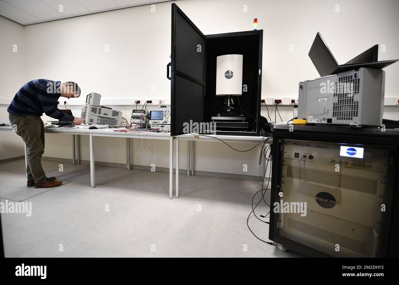 L'illustration montre le laser TPA (Two Photon Absorbtion) au nouveau ...