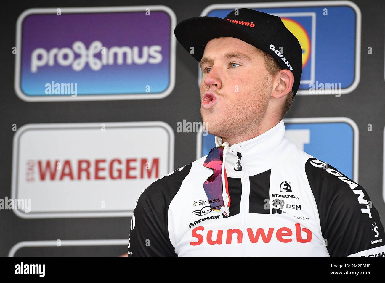 Le néerlandais Mike Teunissen de Team Sunweb photographié après l ...