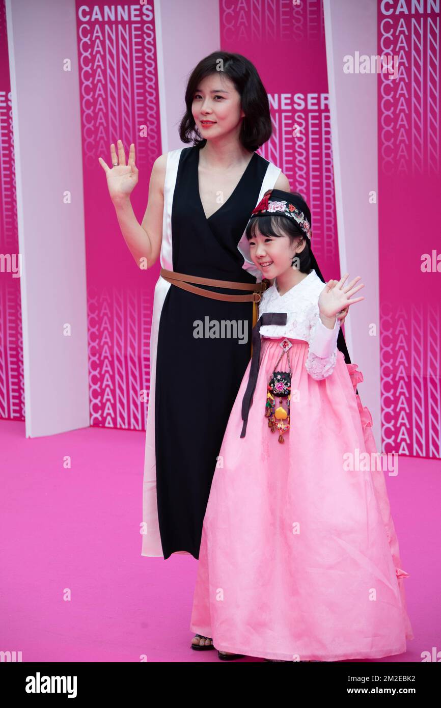 Lee Bo-Young et Heo Yool sur le tapis rose Cannes séries | Lee Bo-Young ...