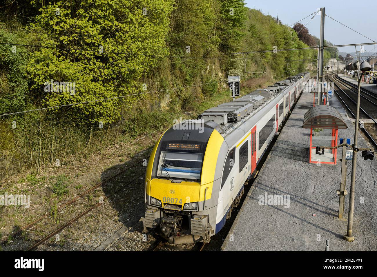 Train SNCB en gare de Dinant | train belge à la gare de Dinant 25/04 ...