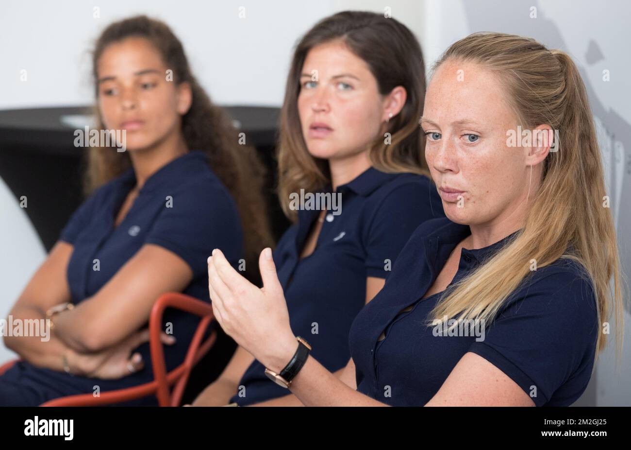 Aisling d'hooghe, gardien de but belge, Anouk Raes, capitaine belge et ...