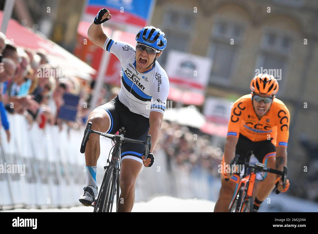Estonian Mihkel RAIM de l'Académie cyclable d'Israël célèbre alors qu ...