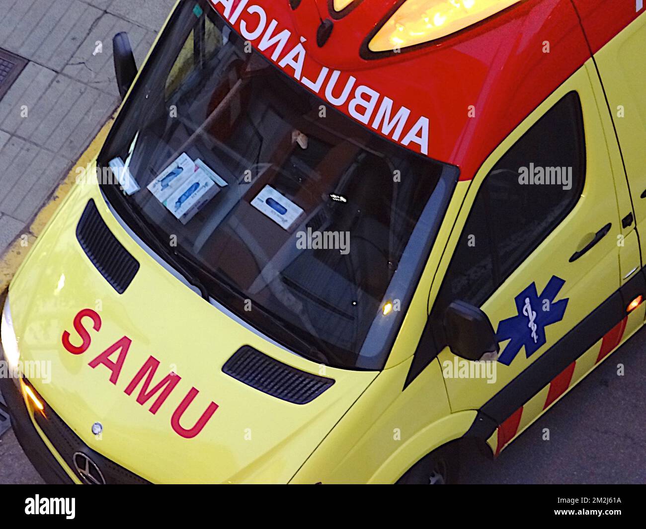 Ambulance samu Banque de photographies et d’images à haute résolution ...