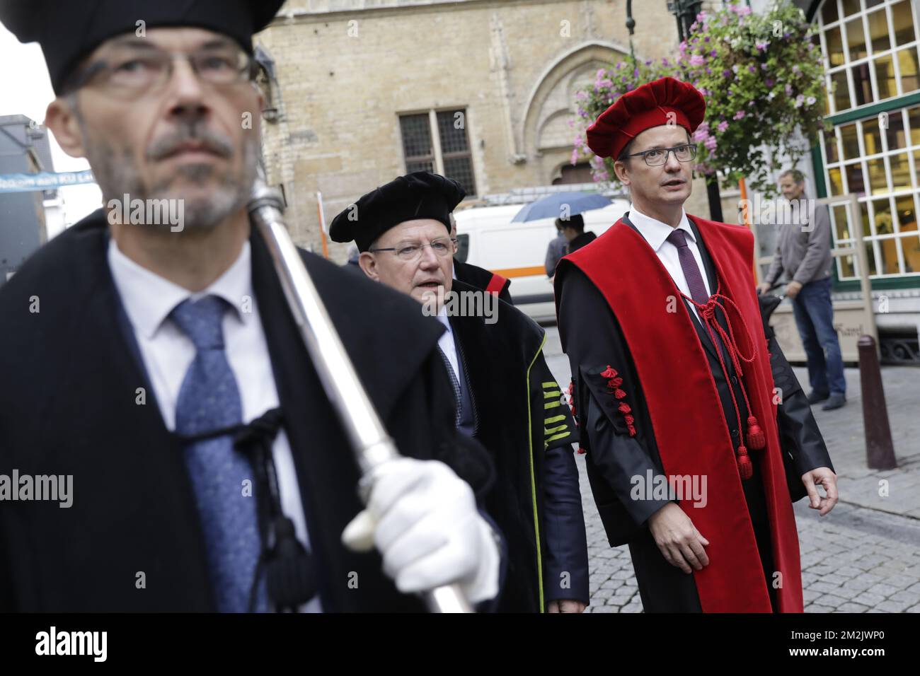 KU Leuven Recteur Luc Sels photographié lors du défilé "de Togati" de l ...