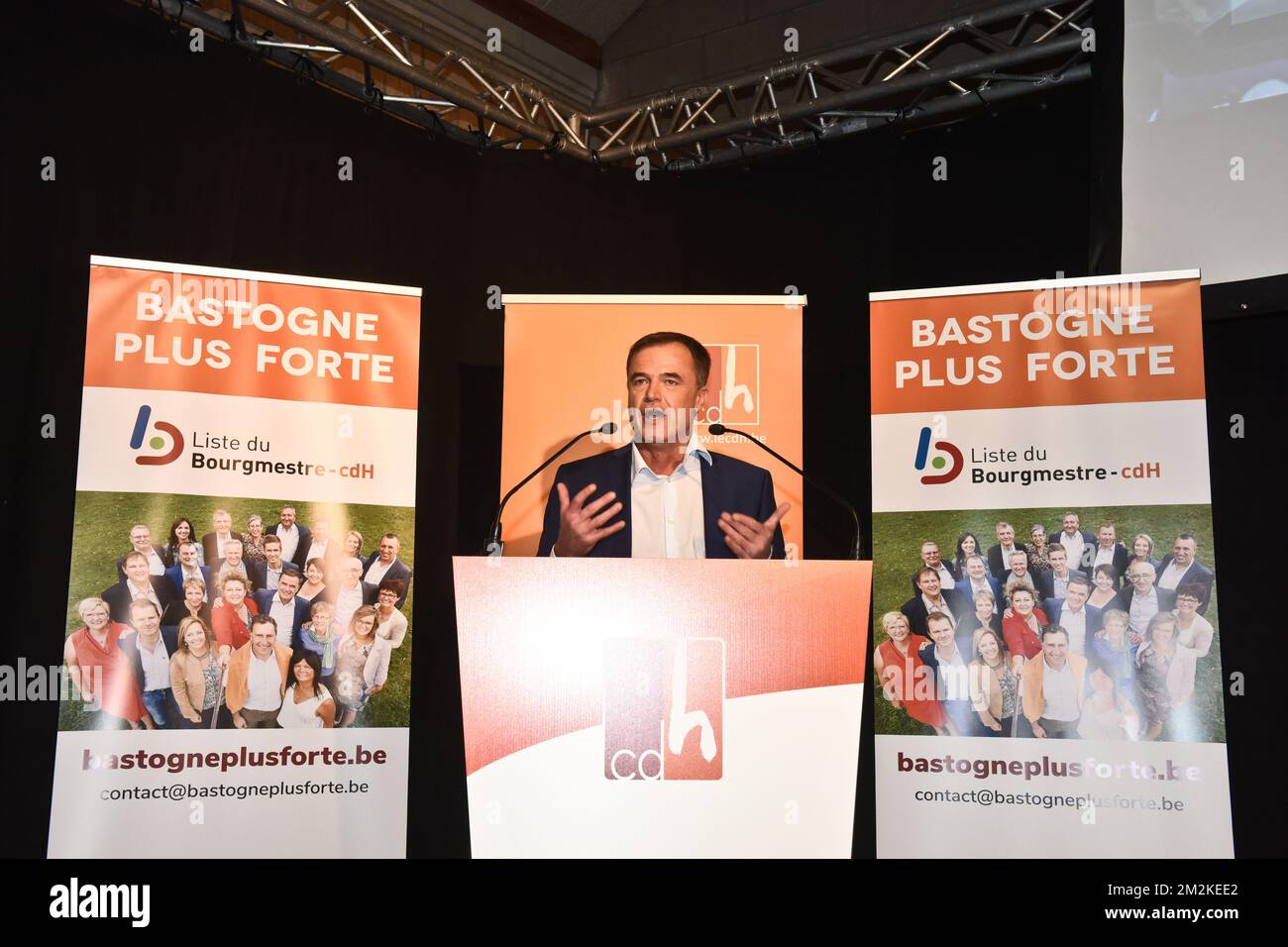 Benoit Lutgen, du CDH, prononce un discours lors d'une réunion du parti ...