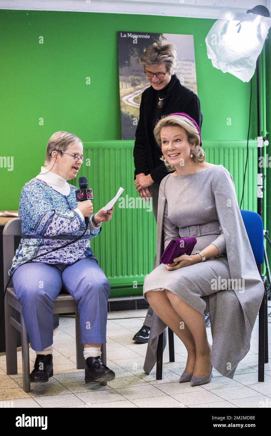 La reine Mathilde de Belgique photographiée lors d'une visite au centre ...