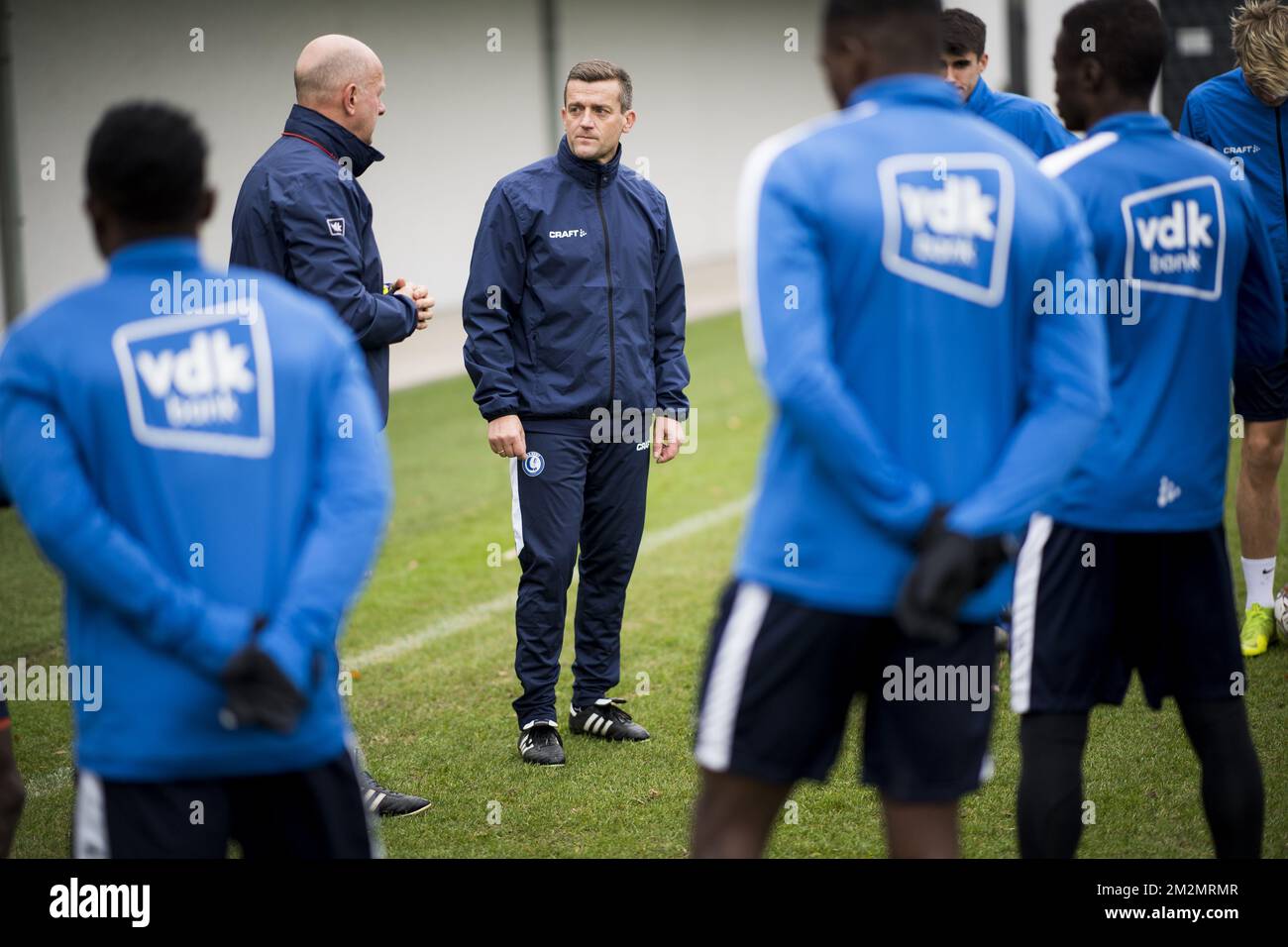 Peter Balette, entraîneur adjoint de Gent, et Johnny Molby, entraîneur ...
