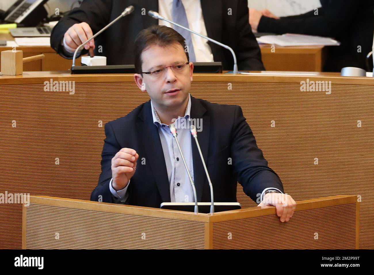M. Fabian Culot photographié lors d'une session plénière du Parlement ...