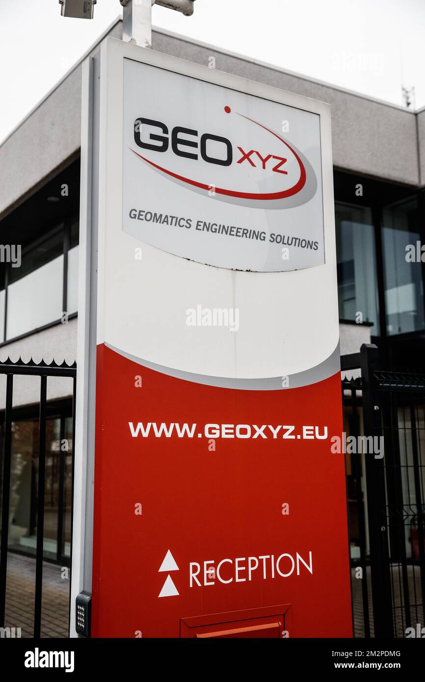 L'illustration montre le logo de GEOxyz, au siège de GEOxyz, à Zwevegem ...